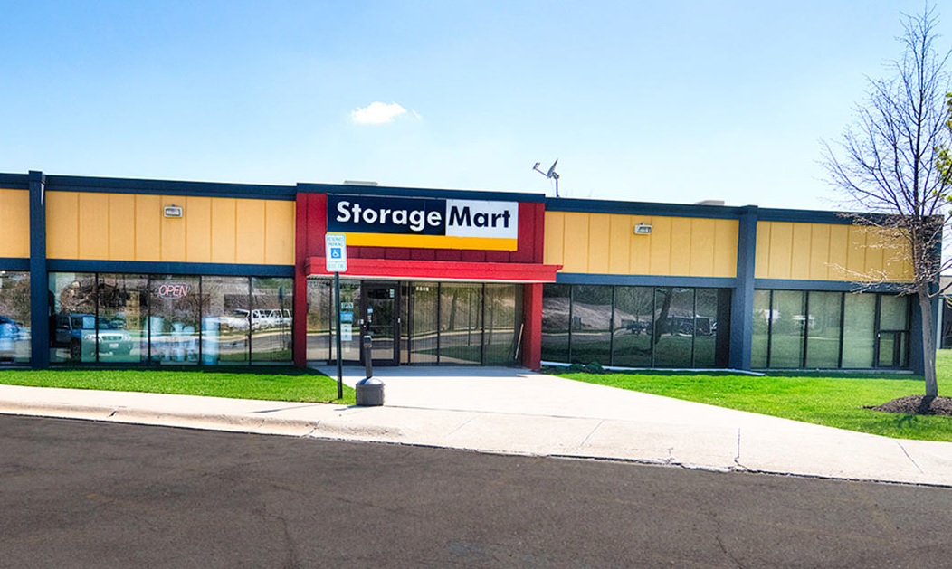 Singapore’s GIC in Talks to Acquire Stake in World's Largest Self ...